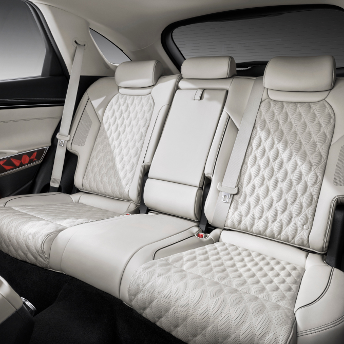 捷尼赛思GV70中型豪华SUV价格与预约试驾 | 捷尼赛思官网